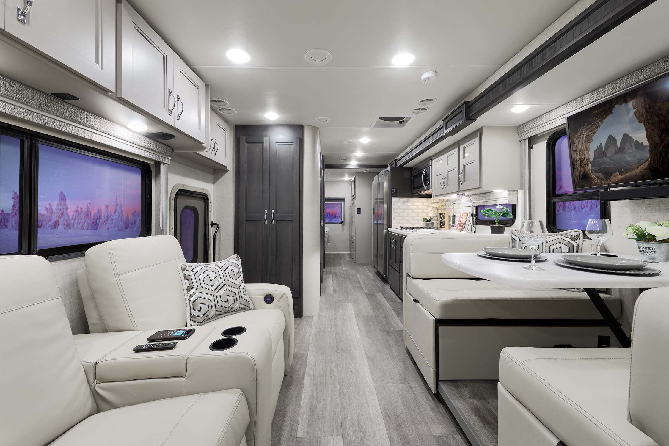 Inception® - Thor Motor Coach