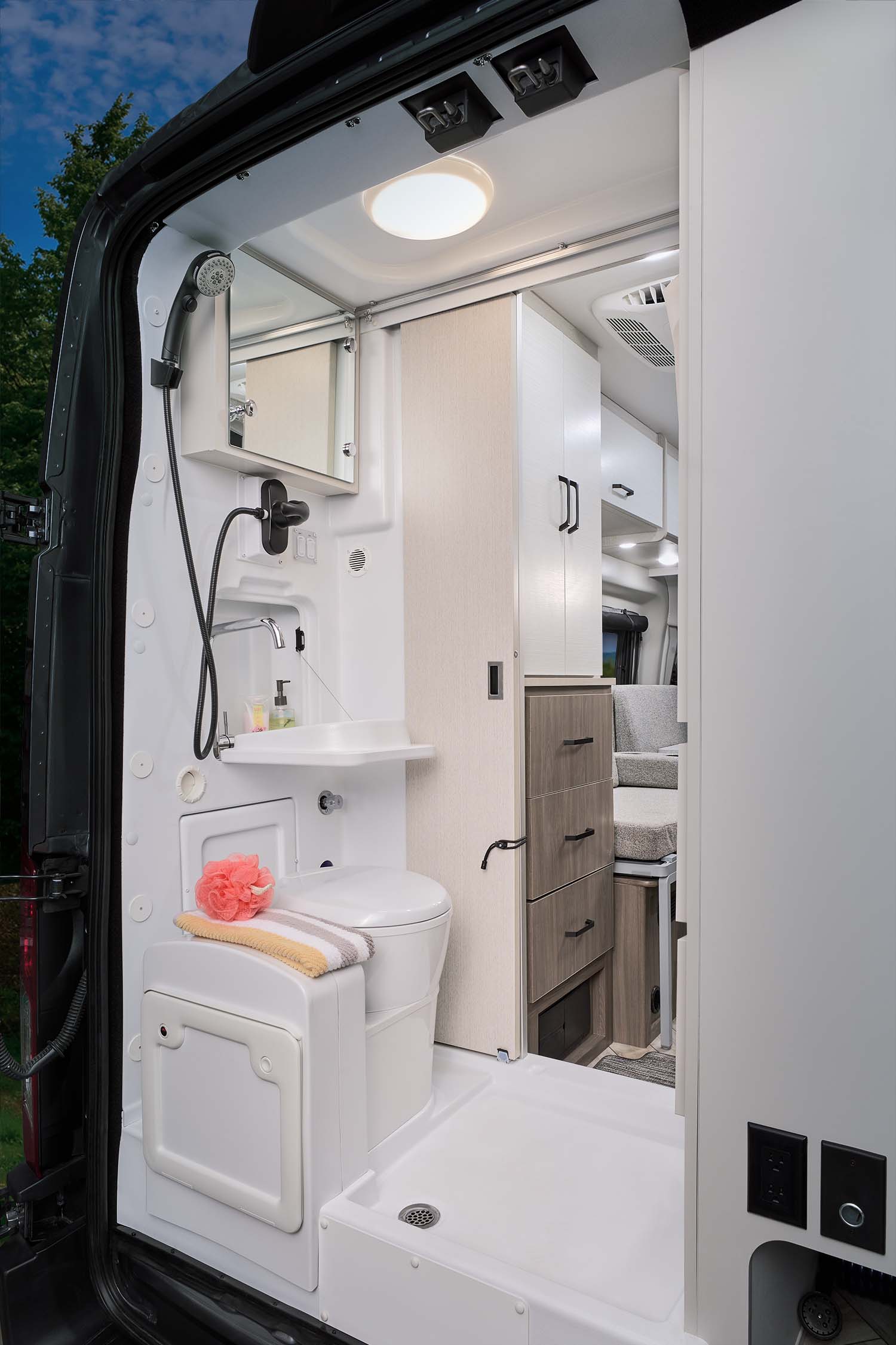 Thor Palladium Ford Transit® Class B Van - Thor Motor Coach