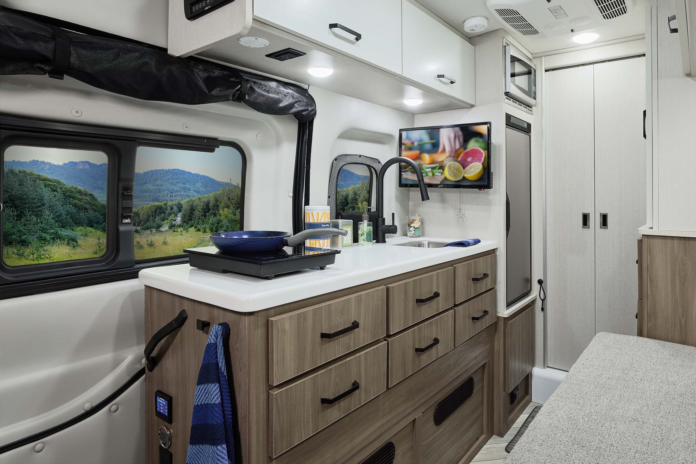 Thor Talavera Ford Transit® Class B Van - Thor Motor Coach