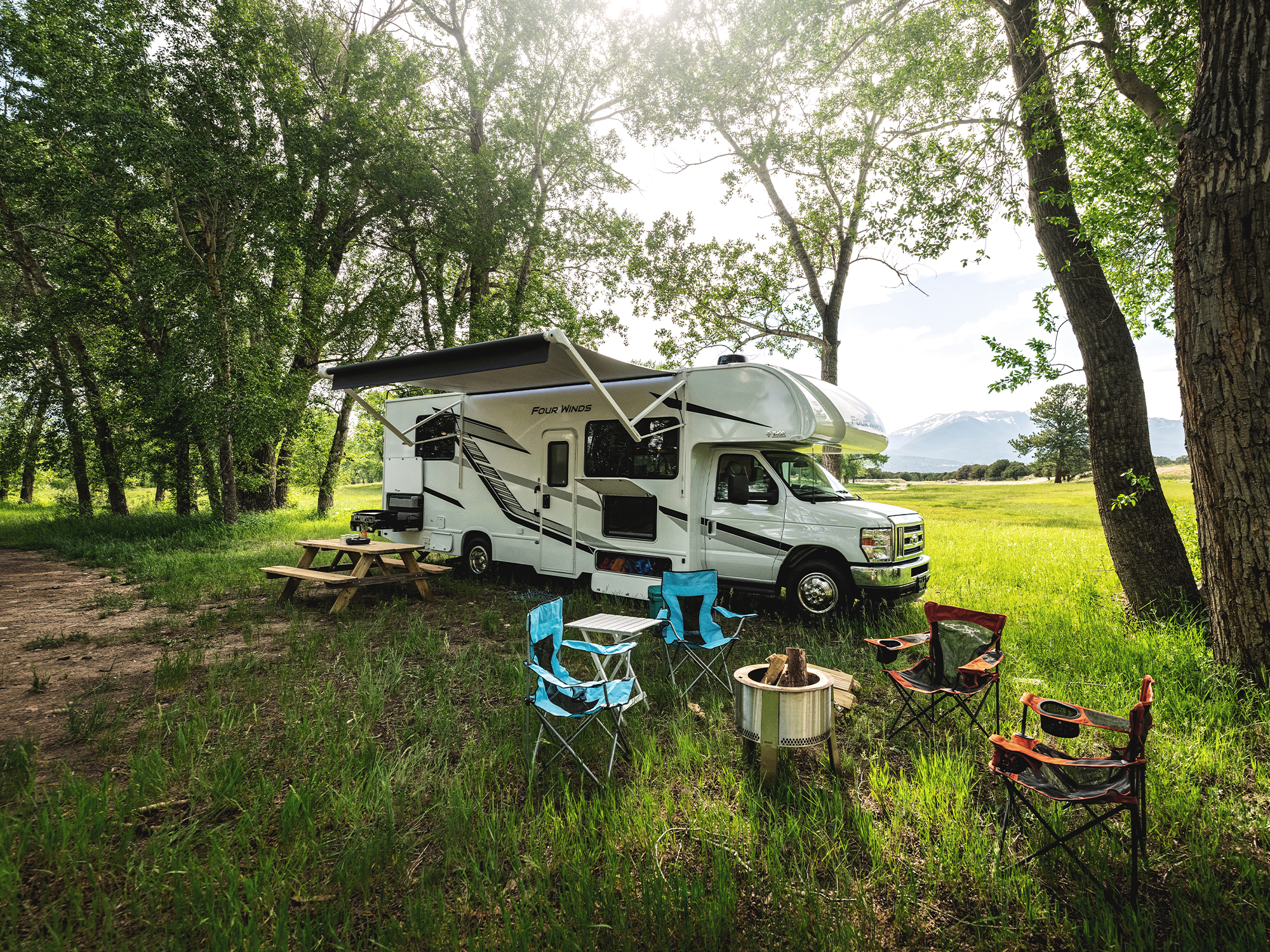 Class C Motorhomes built for luxurious travel - Thor Motor Coach