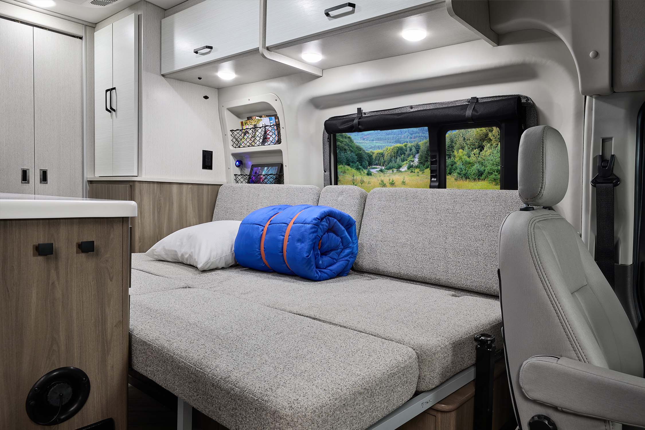 Thor Palladium Ford Transit® Class B Van - Thor Motor Coach