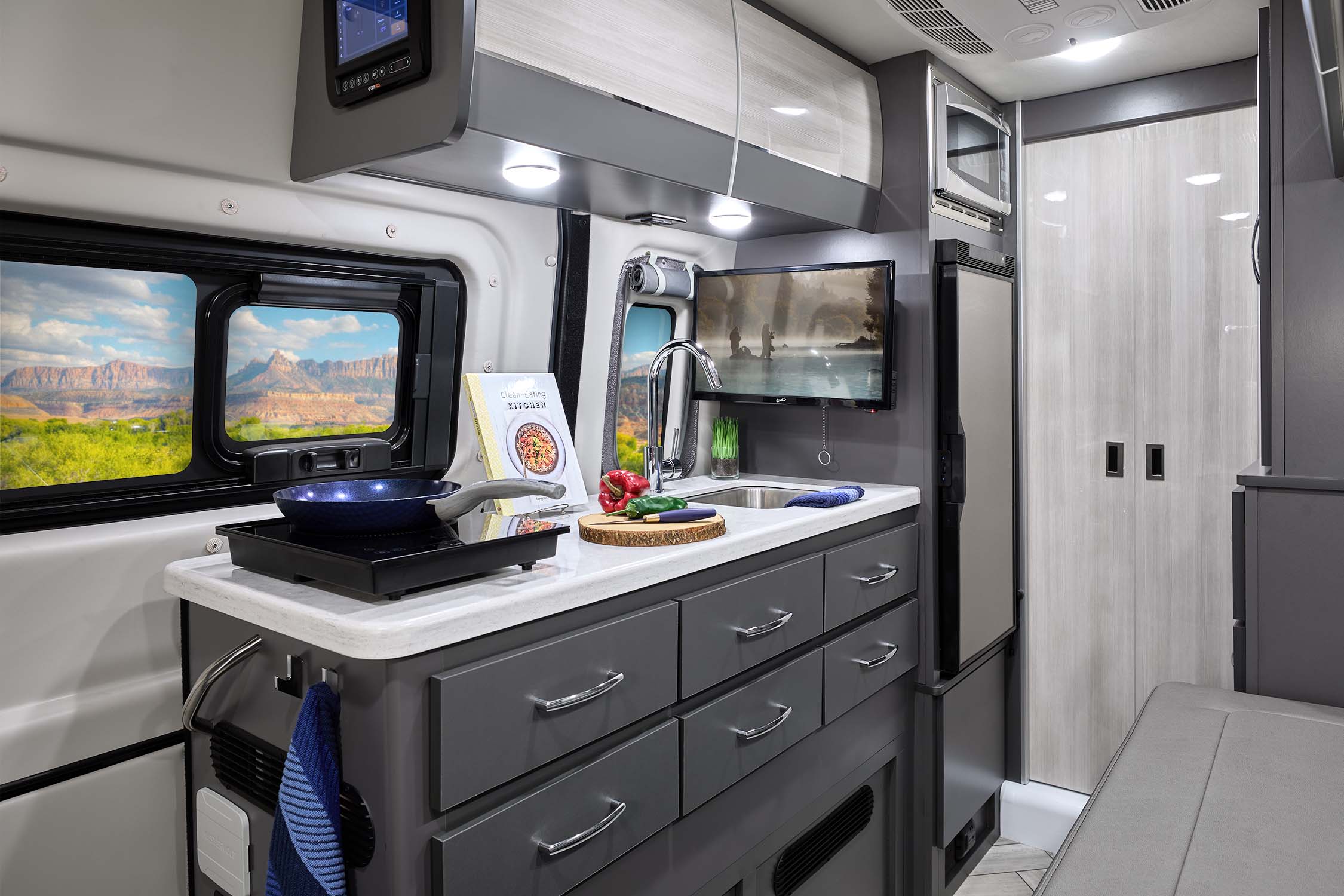 Thor Tranquility® Mercedes Sprinter Vans - Thor Motor Coach