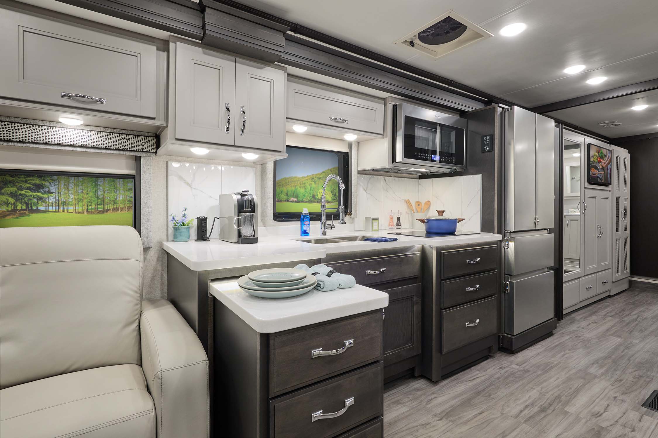 Thor Riviera Class A Diesel Motorhome - Thor Motor Coach